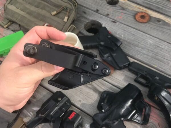 Gear Tester Reviews The Vanguard 2 | Raven Concealment Systems
